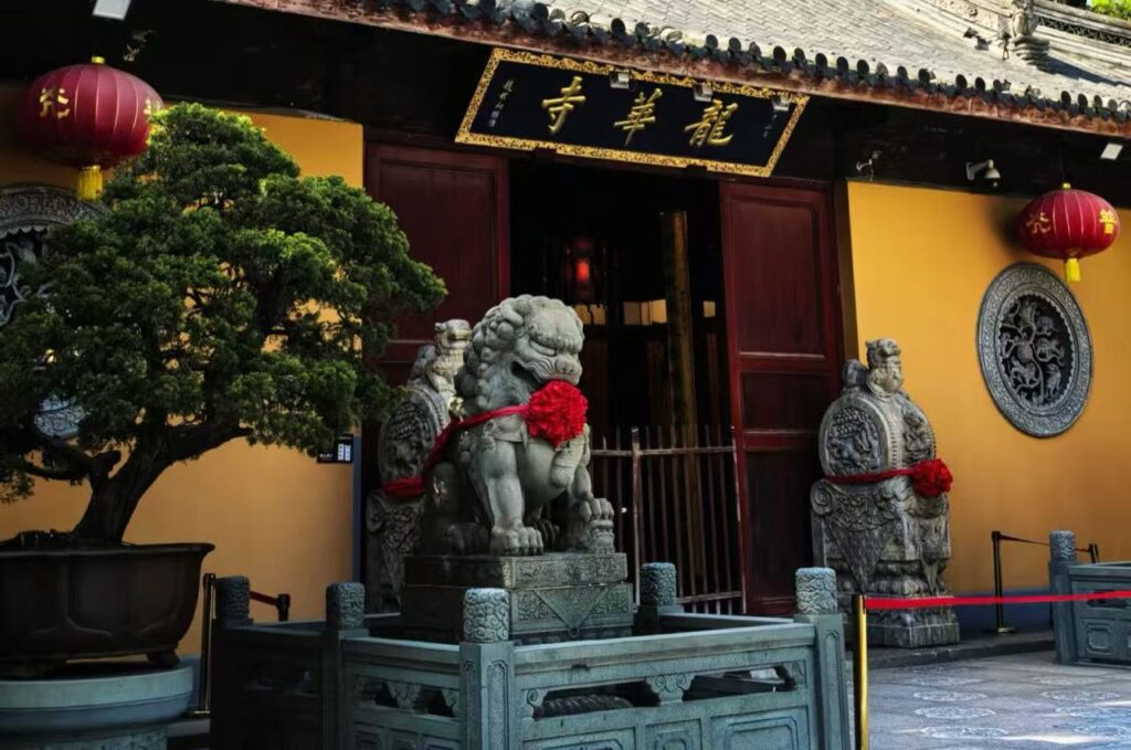 Longhua Temple in Shanghai: A Step-by-Step Visitor’s Guide