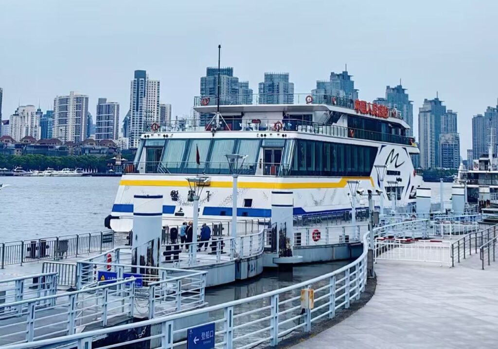 Complete guide to Shanghai Huangpu River cruise routes and schedules