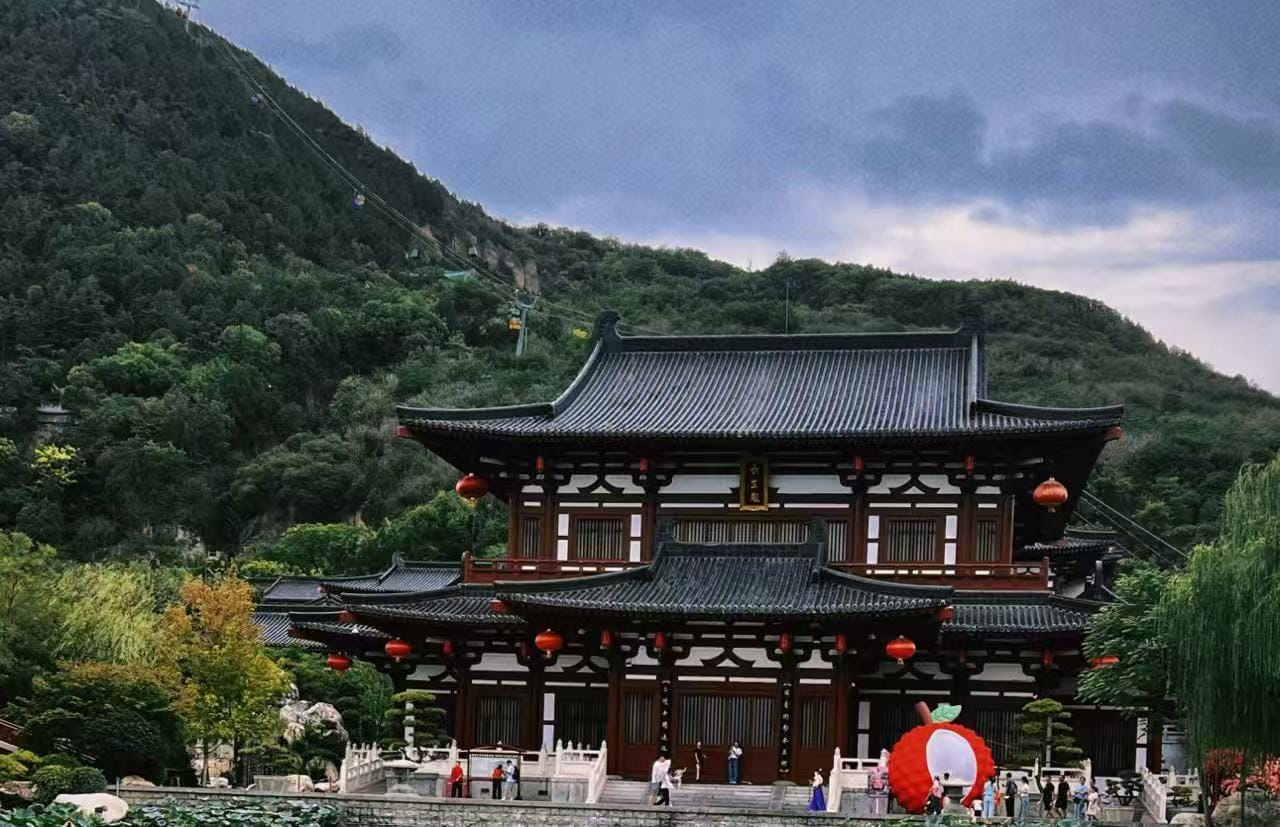 Huaqing Hot Springs and Ancient Baths: Must-See Highlights and Travel Tips