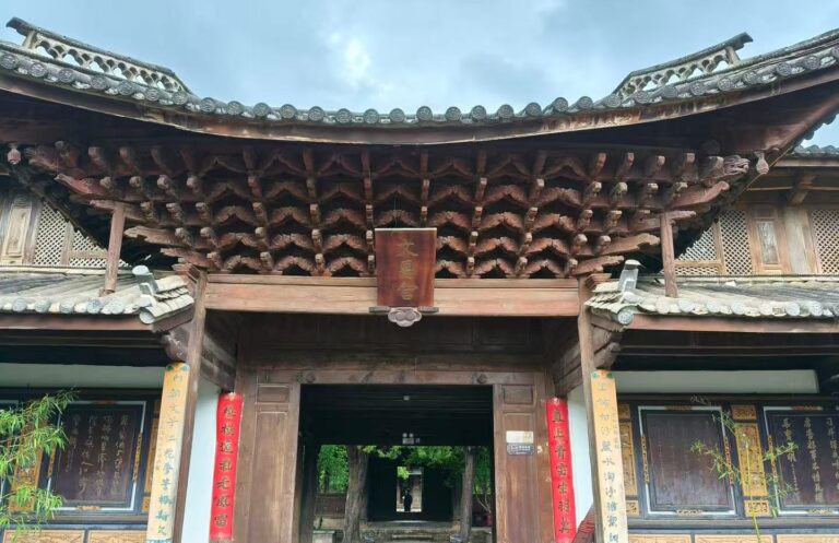 How to Visit Baisha Village and See the Famous Murals